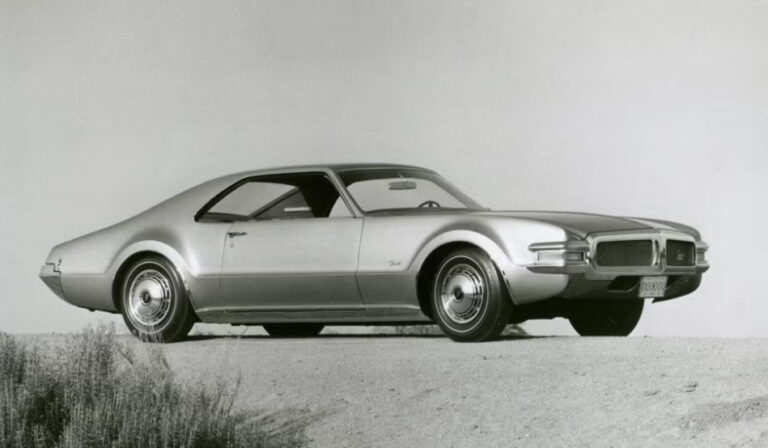 The history of automatic cars